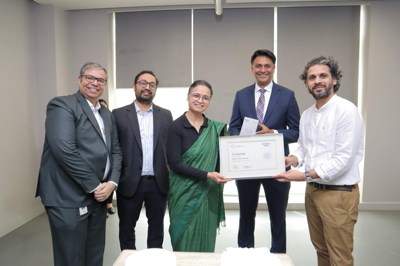 Renowned Gynaecological Surgeon, Dr. Aruna Kalra, Pioneers Robotic ...