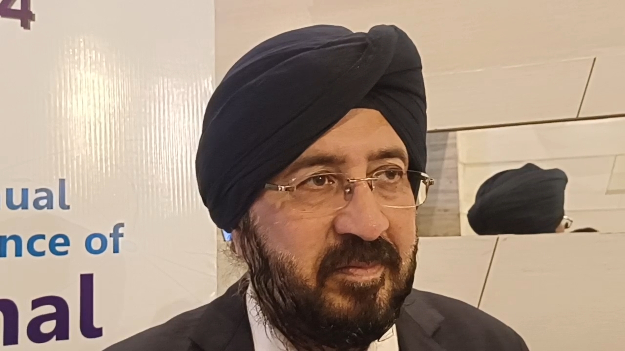 Revolutionising Spine Surgery: How Exoscope Technology and AI Are ...